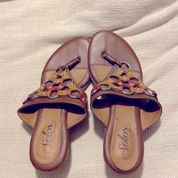 Shoes | Solos By Softspots Sandals 65 M | Poshmark